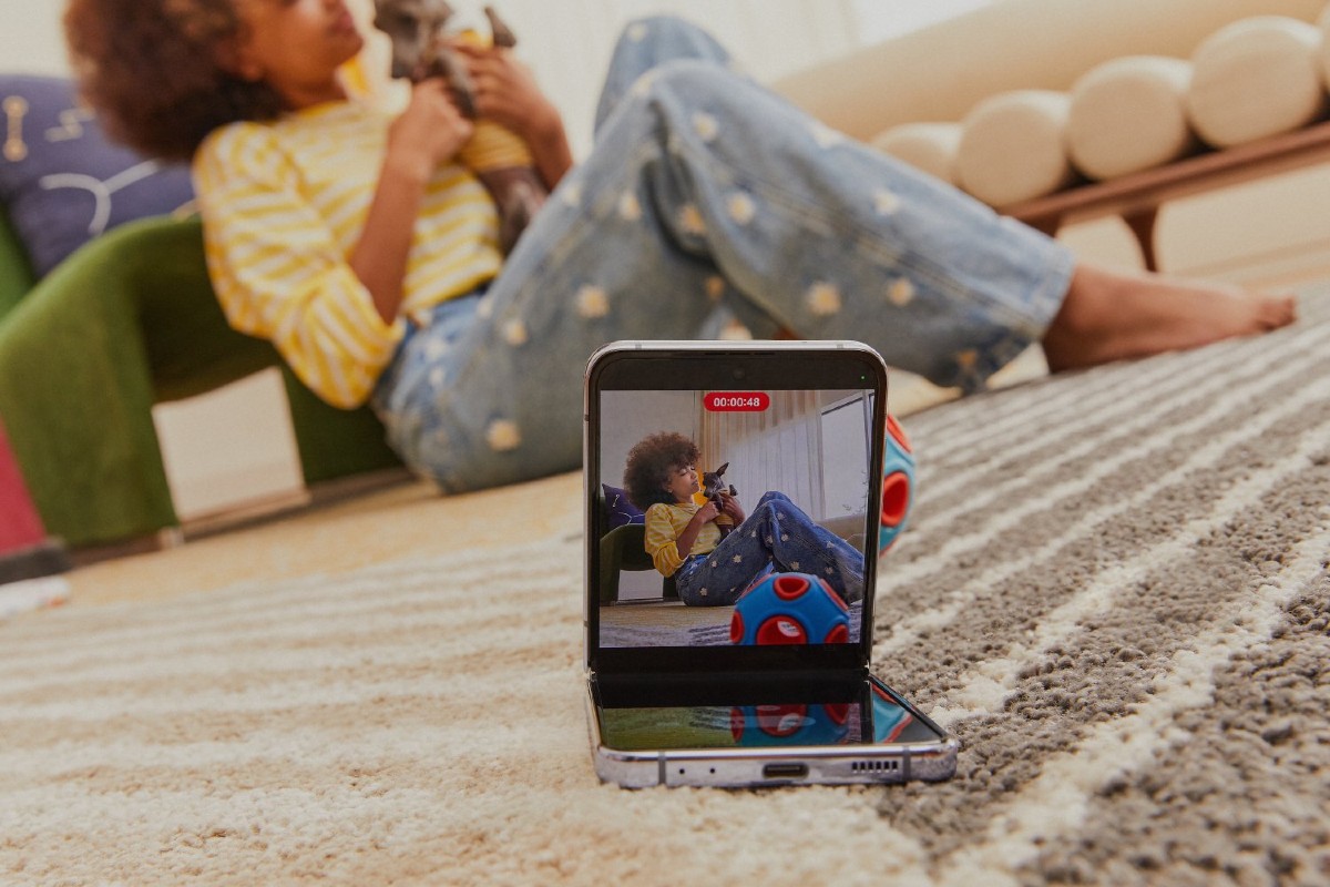Should You Use A Foldable Smartphone? Here Are Six Reasons Why You Should