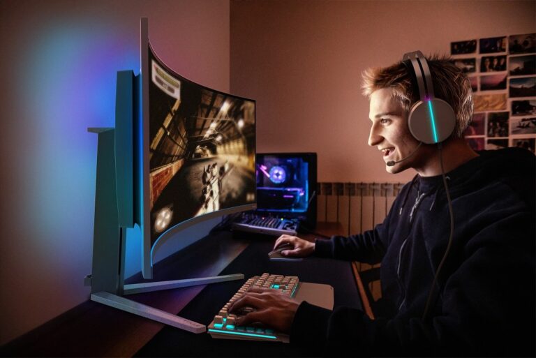 The New Philips Evnia 49M2C8900 Monitor Redefines Visual Excellence ...