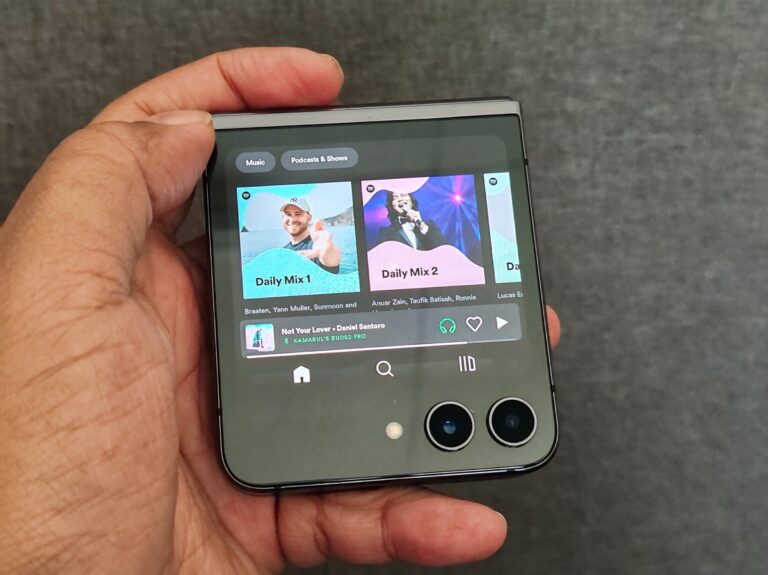 Samsung Galaxy Z Flip5 Review: A Masterpiece Of Foldable Innovation