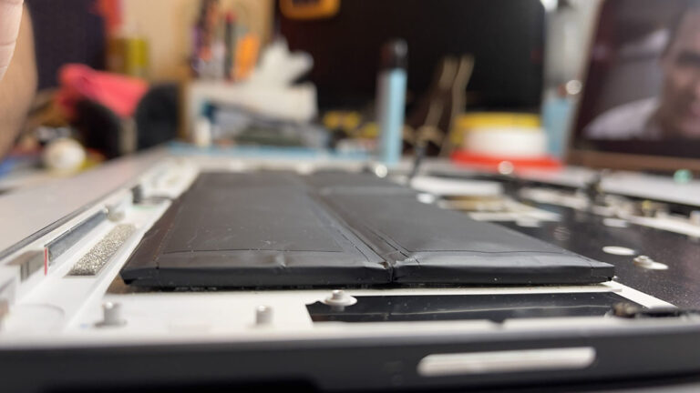 Signs It Is Time To Get A Laptop Battery Replacement Service